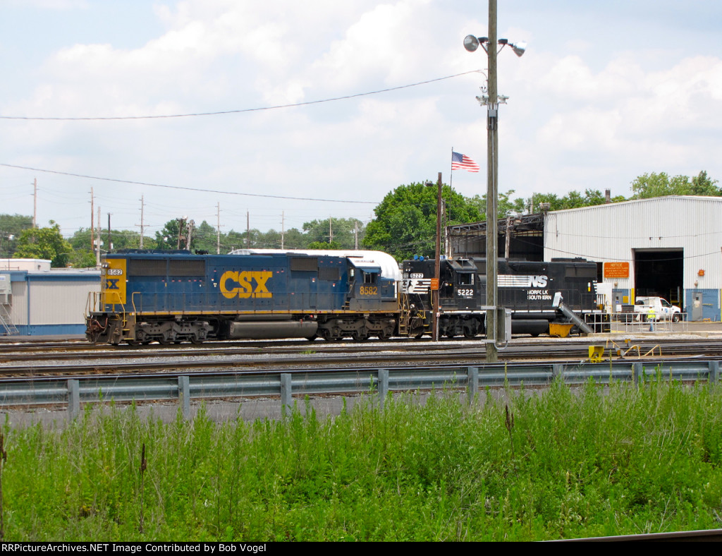 CSX 8582 and NS 5222